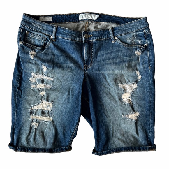 torrid | Shorts | Torrid Distressed Boyfriend Denim Shorts Plus Size 2 ...